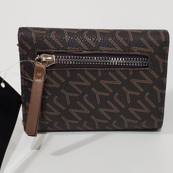 Jones New York | Bags | Jones New York Wallet | Poshmark